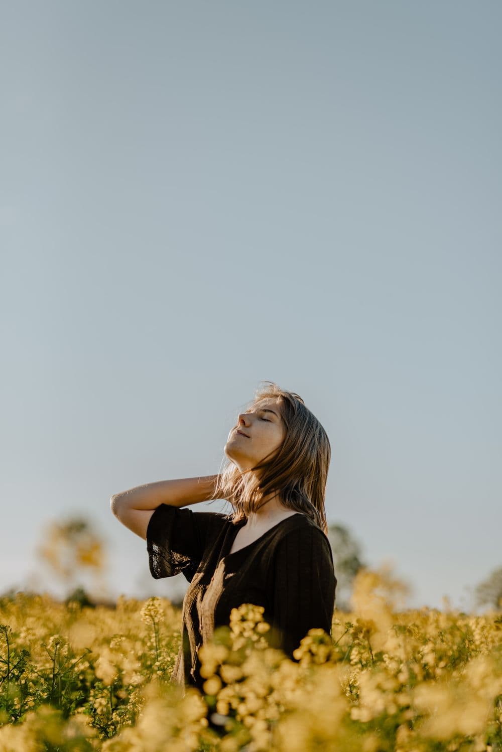 How Does Mindfulness Help with Stress Reduction? (+ 5 Techniques to ...